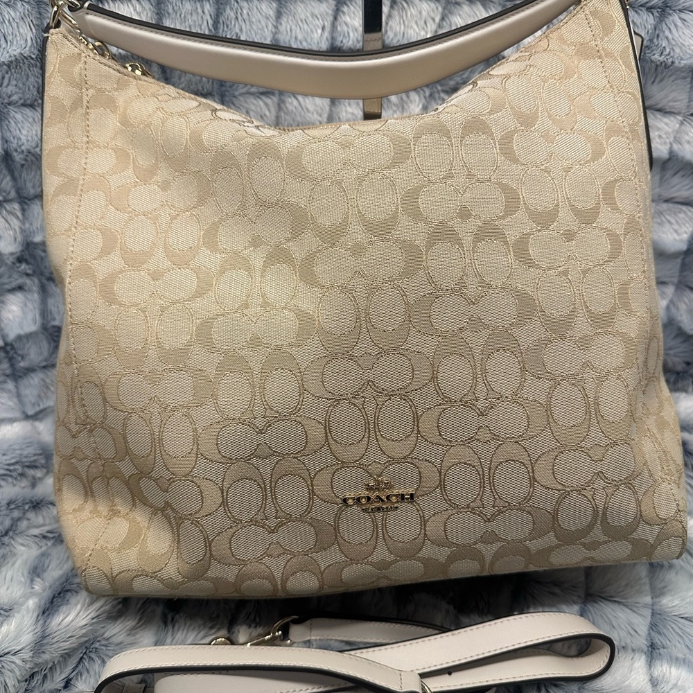 Coach Signature Canvas Hobo - Gem